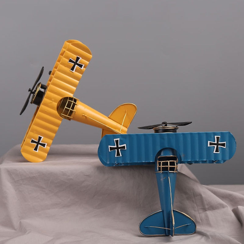 Retro Metal Plane Craft – Arte Attic