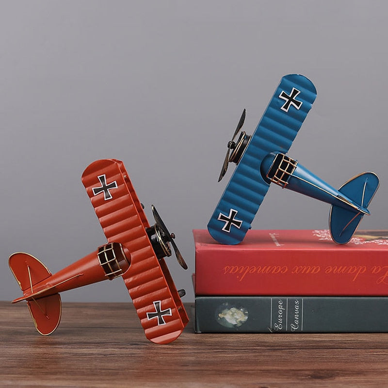 Retro Metal Plane Craft – Arte Attic