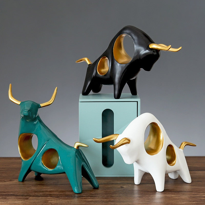 Abstract Taurus Sculpture – Arte Attic