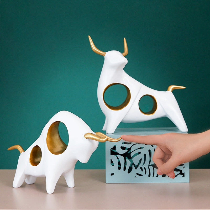 Abstract Taurus Sculpture – Arte Attic