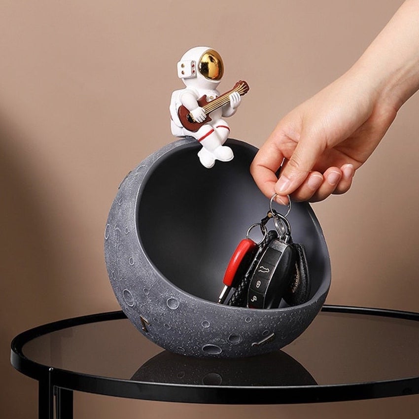 Astronaut Music Planet Storage – Arte Attic